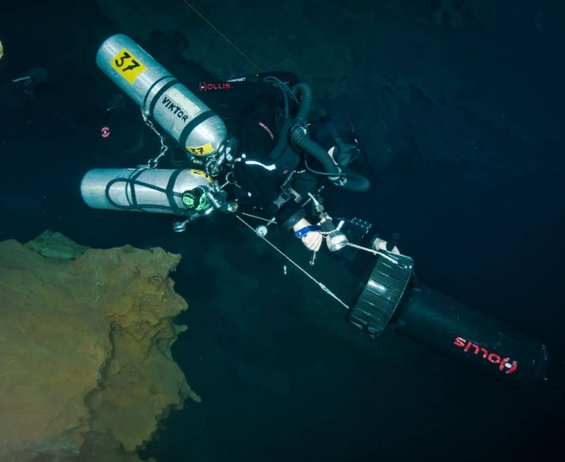 Diver Propulsion Vehicle or How to Move Faster While Diving