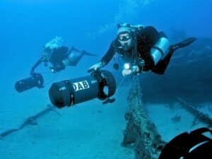 Diver Propulsion Vehicle or How to Move Faster While Diving