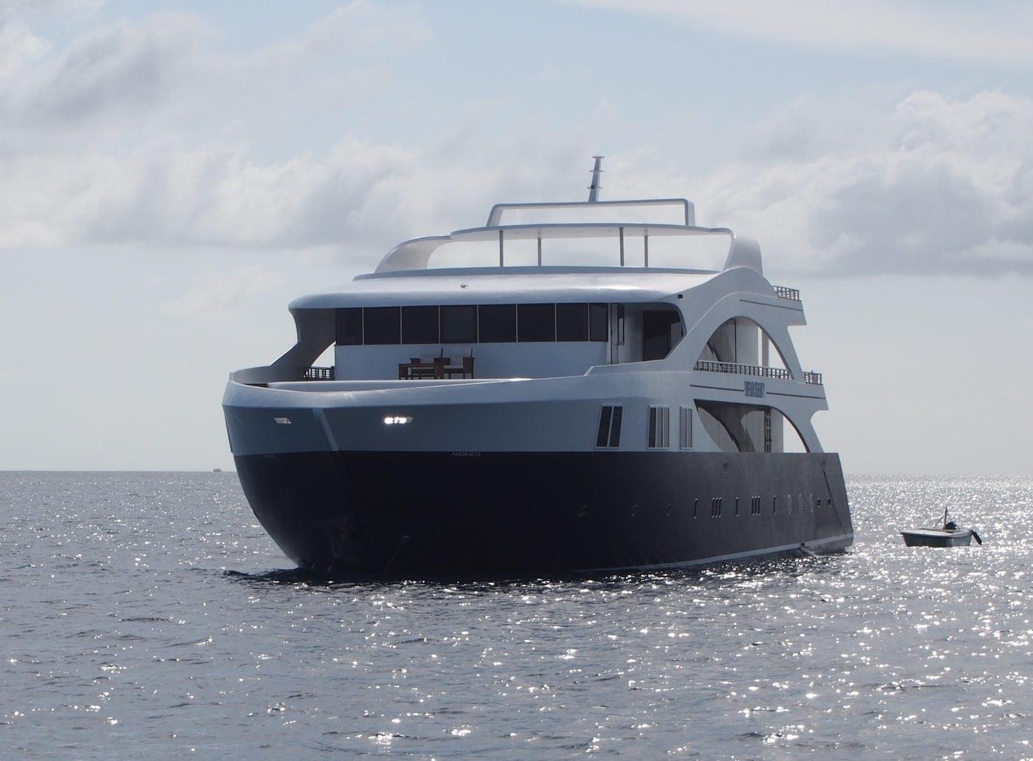 Liveaboard Dive Trips: 9 Aspects to Consider Before Booking Yours