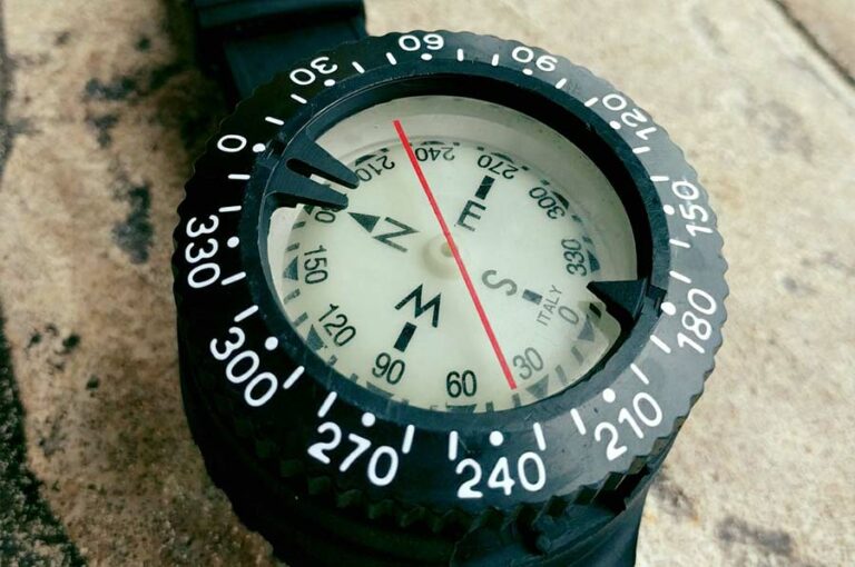 7 Underwater Navigation Tips To Dive As An Expert | Dressel Divers