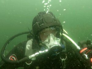 8 Types of Underwater Communication Systems for Scuba Divers