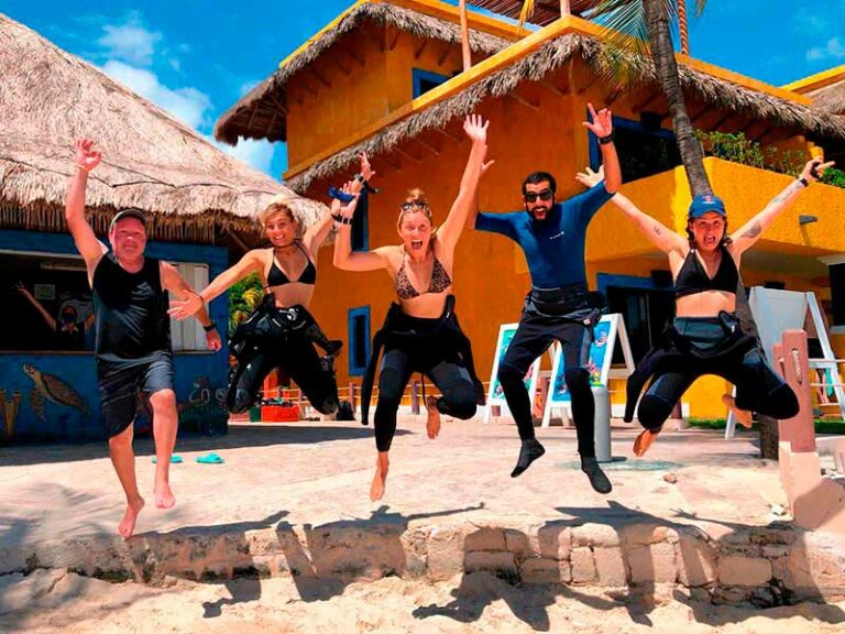 SDI & PADI Scuba diving in Playa del Carmen with Dressel